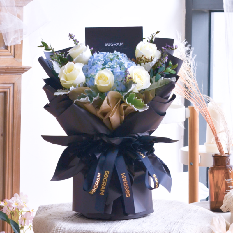Aozora Blue Hydrangea Hand Bouquet | 50gram