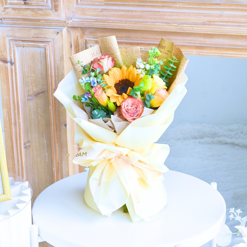 Honor Bloom Sunflower Hand Bouquet | 50Gram